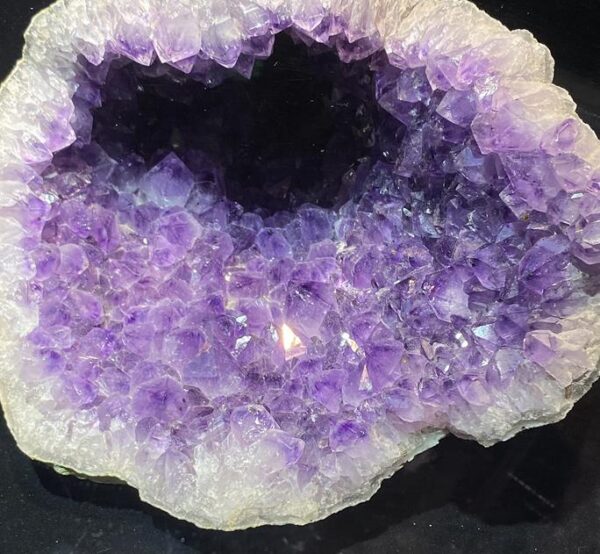 Geodes vs. Thundereggs, Nodules, Concretions, and Vugs | Earth Know