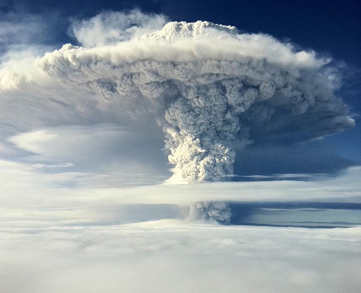 Vesuvian or Plinian Eruptions Characteristics, Formation and Examples ...